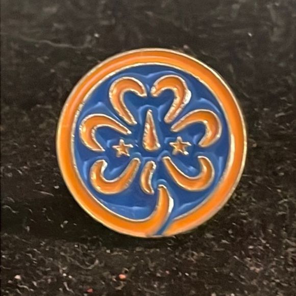 Girl Scouts | Accessories | Vintage75 Girl Scouts World Trefoil Pin ...
